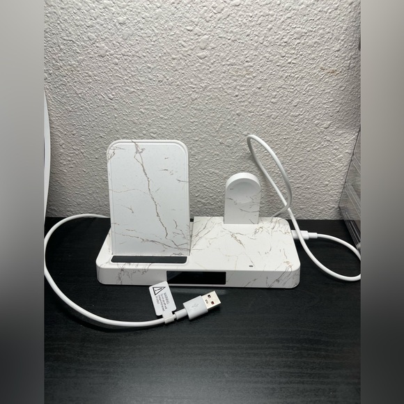 poppy | Cell Phones & Accessories | Poppy 4in Wireless Charging Station ...